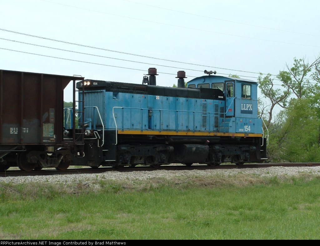 LLPX 154 pushing a line of hoppers into place